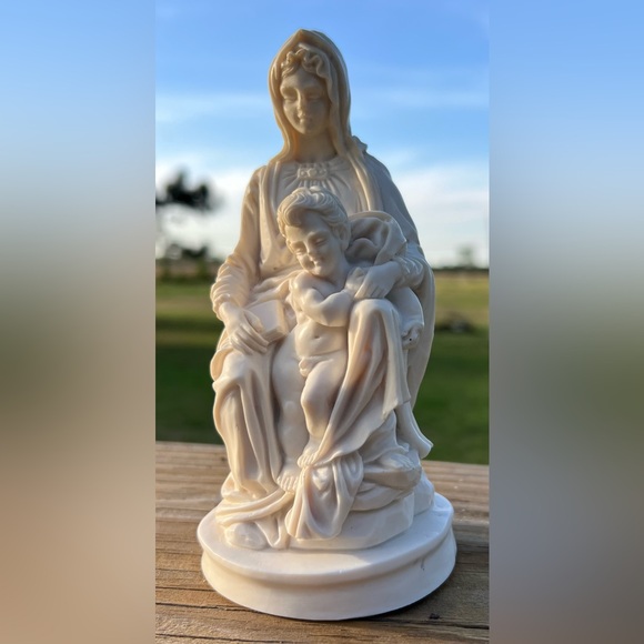 RR Roman | Art | Vintage Rr Roman Italy Statue Of Virgin Mary With Baby ...